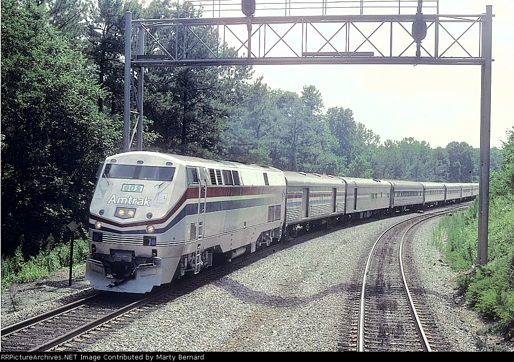AMTK 802 Northbopund Crescent From the Southbound Crescent